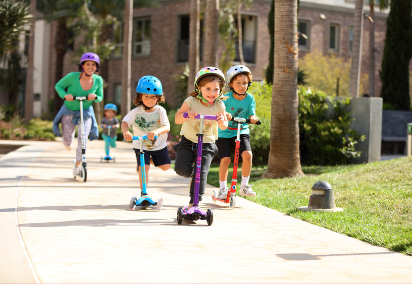 Mini M-cro Deluxe Rock & Go LED – Micro Scooters Hong Kong